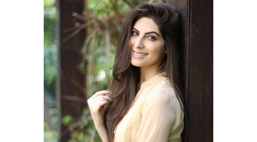 60 SECONDS WITH ELNAAZ NOROUZI | Kaleidoscope - MAG THE WEEKLY